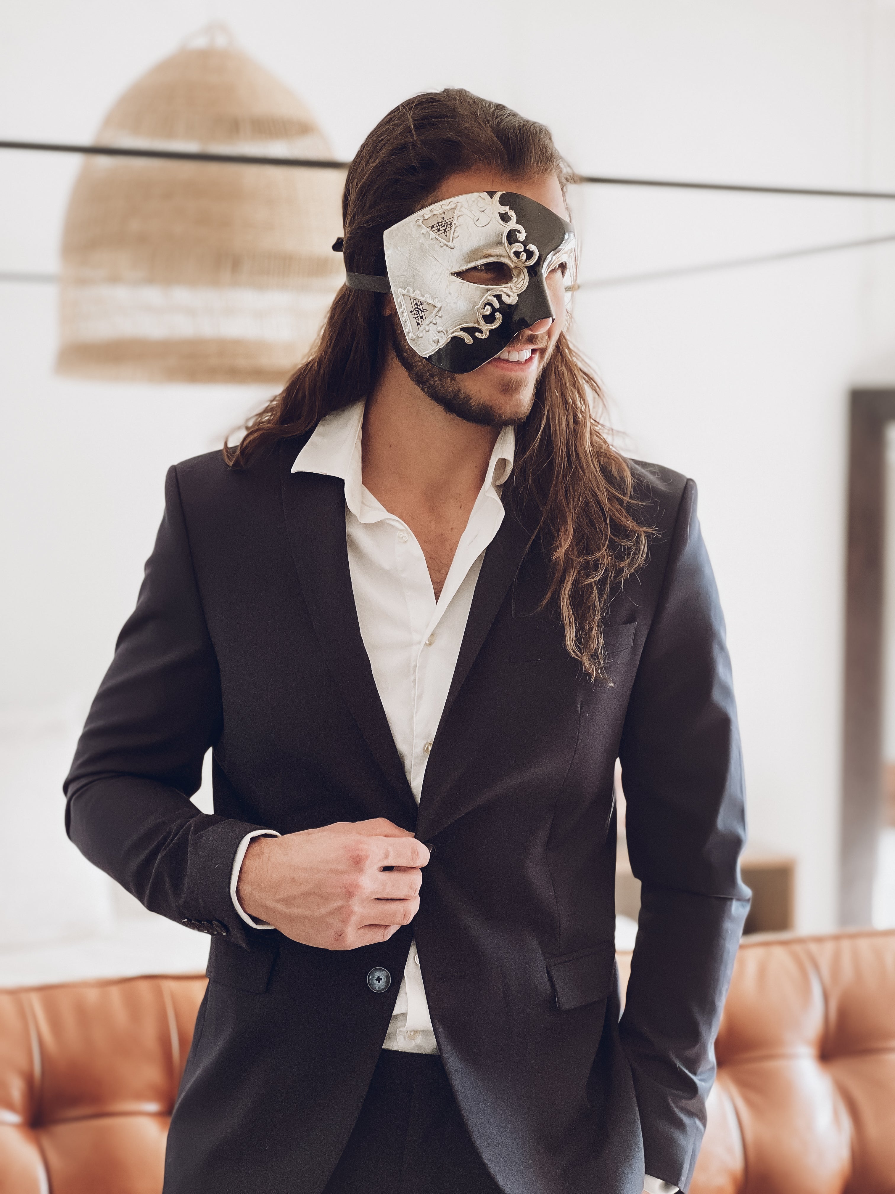 Embrace Elegance with the Black Silver Phantom of The Opera Masquerade ...